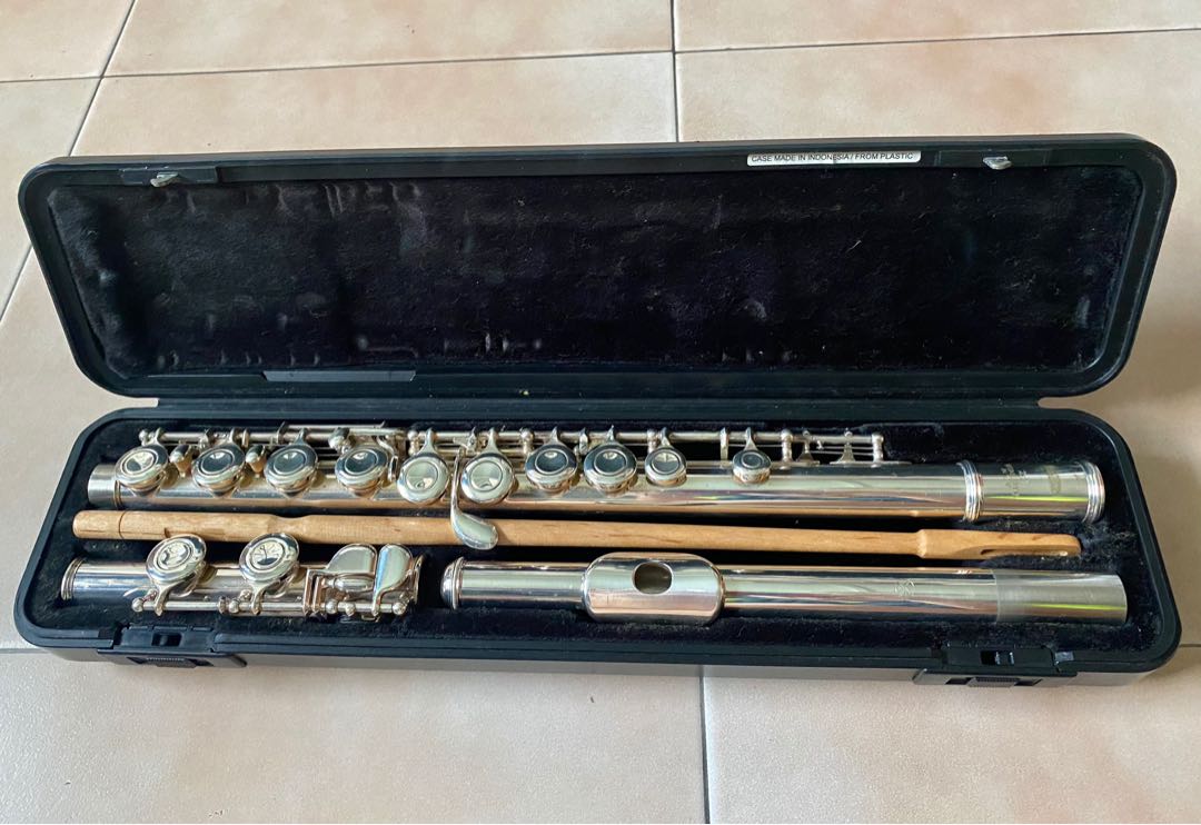 Yamaha Flute YFL-211, Hobbies & Toys, Music & Media, Musical ...