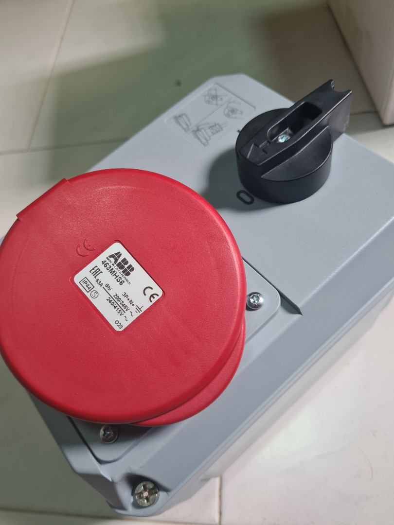 ABB Switchable Industrial Interlock Socket Outlet 6H 63A IP44 3P+N+E ...