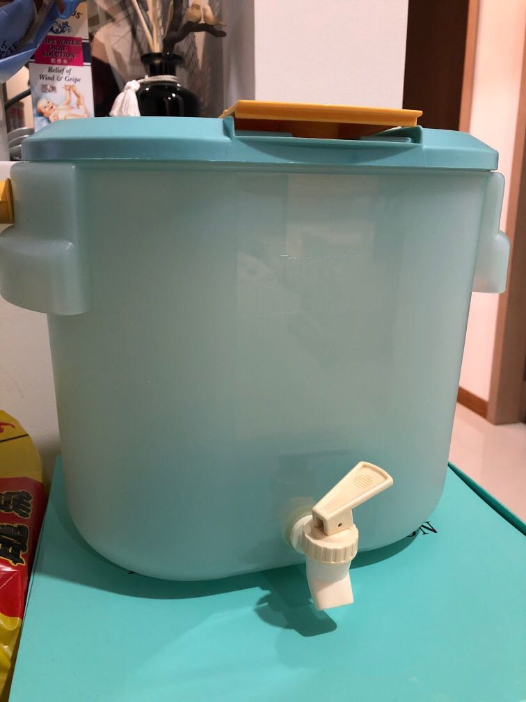 Tupperware water dispenser outdoor cooler 8.7L, TV & Home Appliances ...