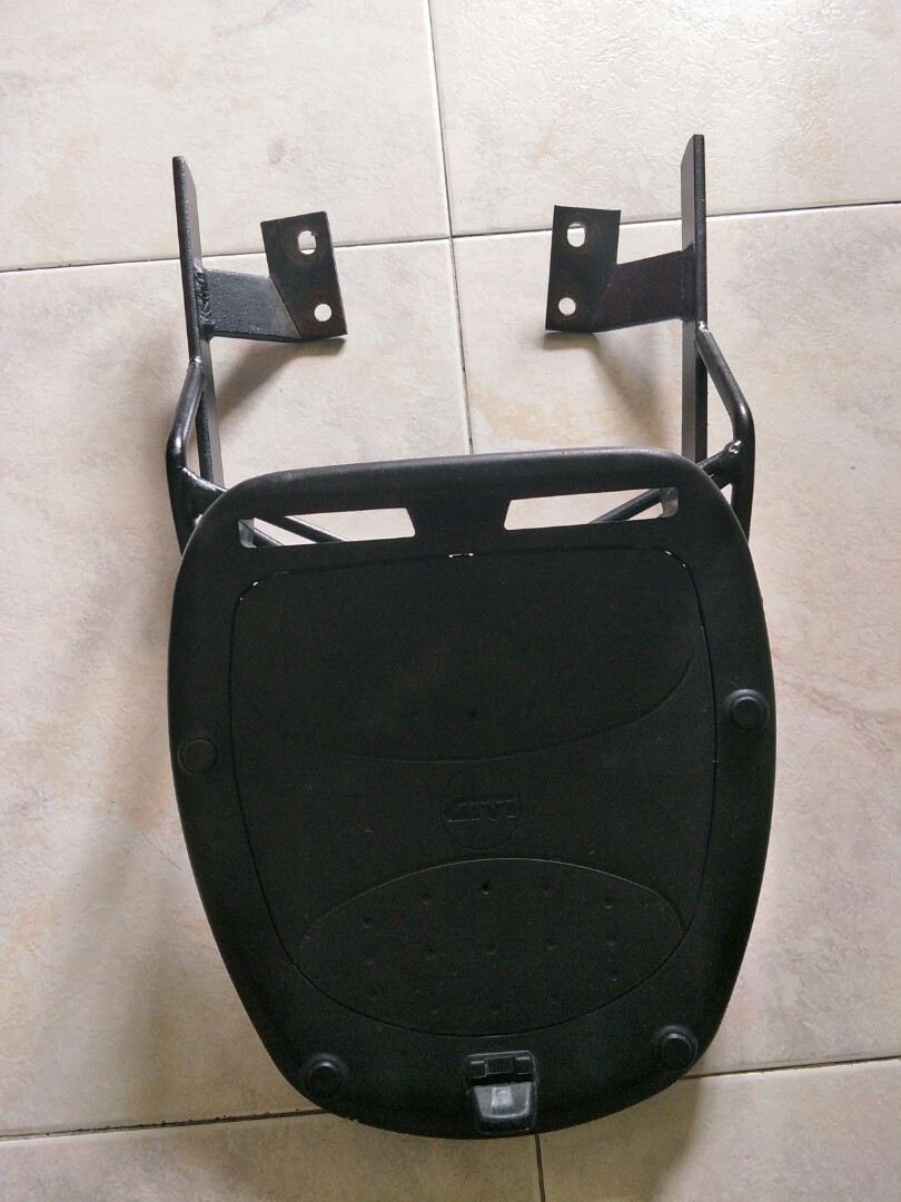 Honda wave rear rack with Givi Baseplate, Motorcycles, Motorcycle ...