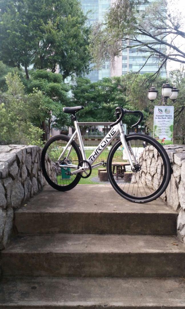 Throne V2 Fixie, Sports Equipment, Bicycles & Parts, Bicycles on Carousell