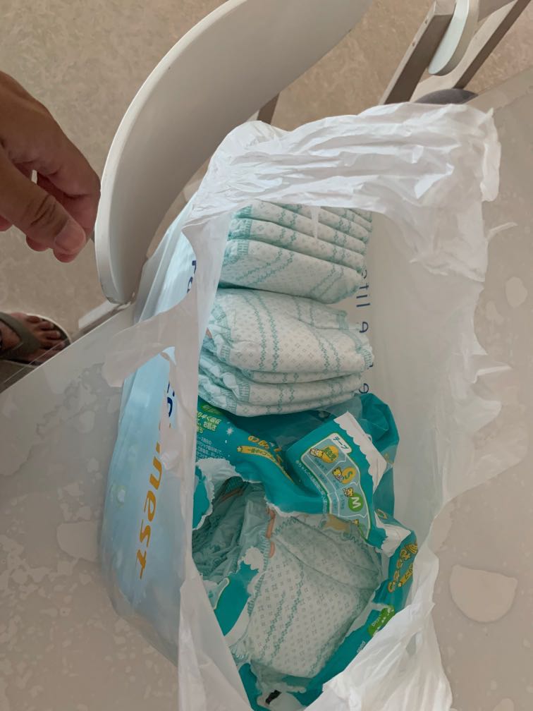 Free diapers!, Babies & Kids, Bathing & Changing, Diapers & Baby Wipes ...