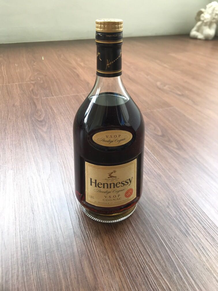 Hennessy vsop privilege cognac, Food & Drinks, Alcoholic Beverages on Carousell