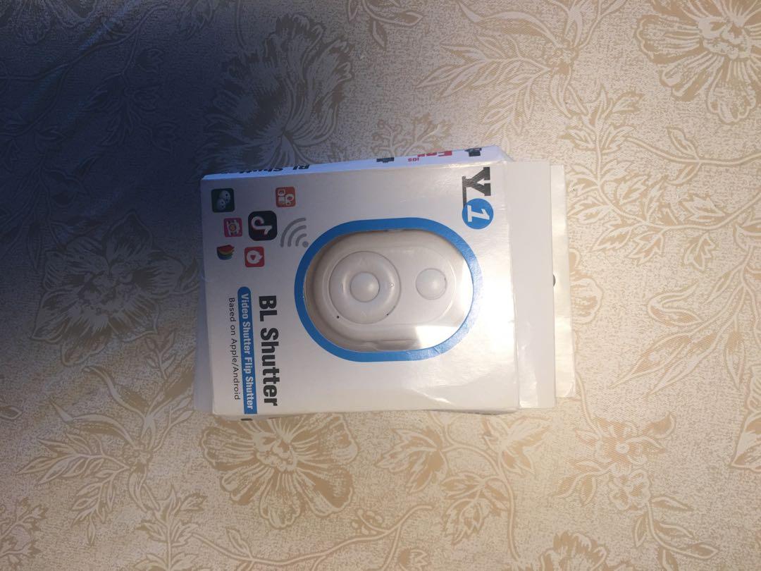 Video shutter Flip Shutter, Electronics, Others on Carousell