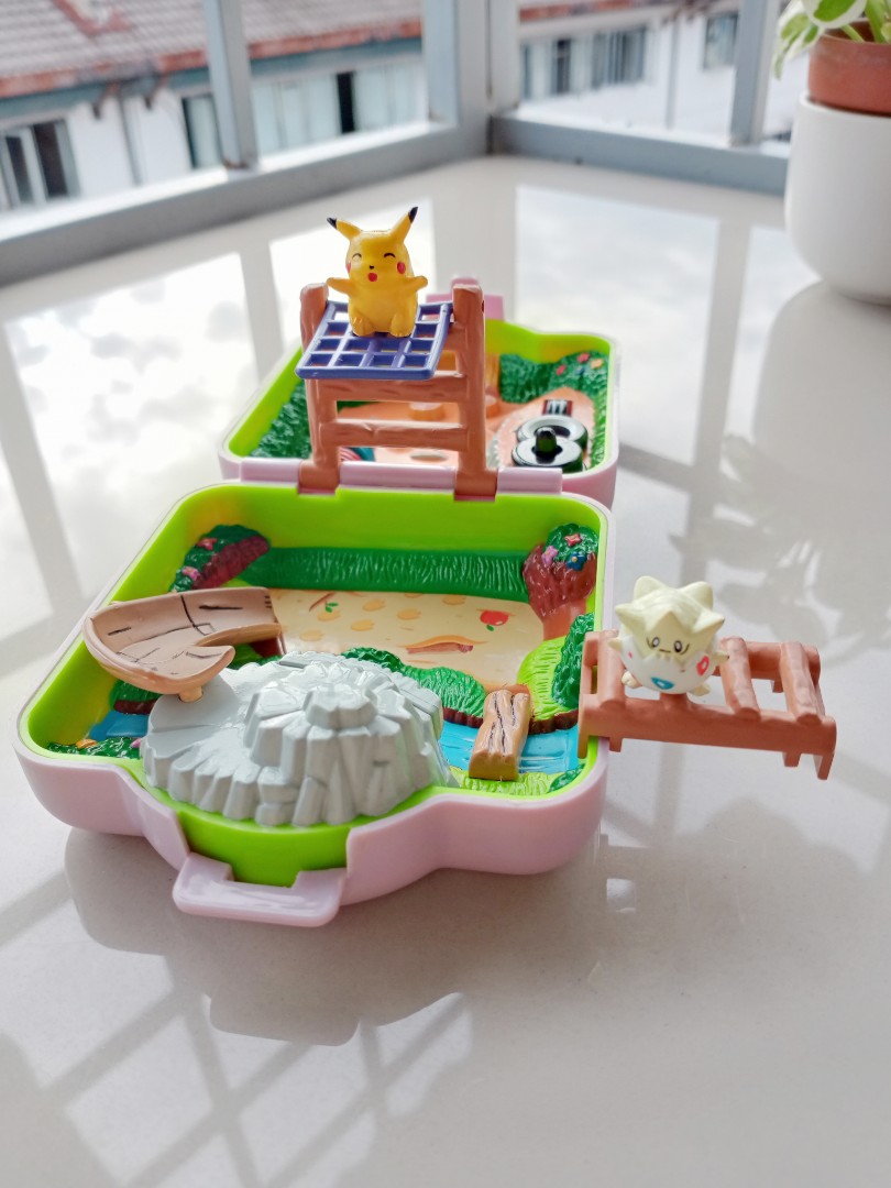 Pokemon play set Tomy Vintage 1997 Polly pocket, Hobbies & Toys ...