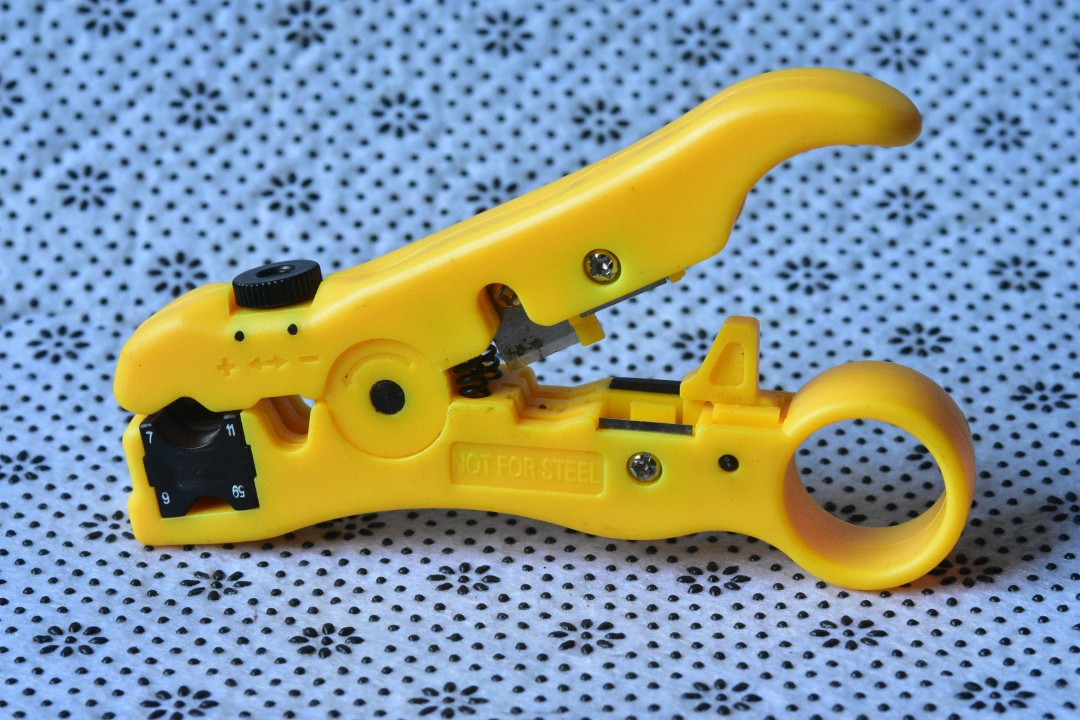 Universal cutter, TV & Home Appliances, Electrical, Adaptors & Sockets ...