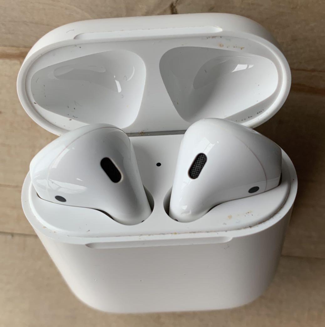 Apple EarPods Gen 1, Audio, Portable Audio Accessories on Carousell