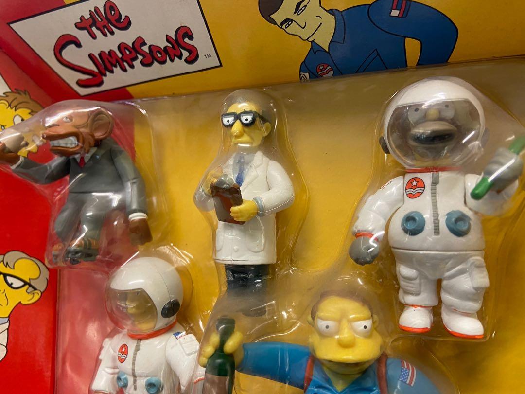 The simpsons deep space Homer Simpson 太空人, 興趣及遊戲, 玩具 & 遊戲類 - Carousell