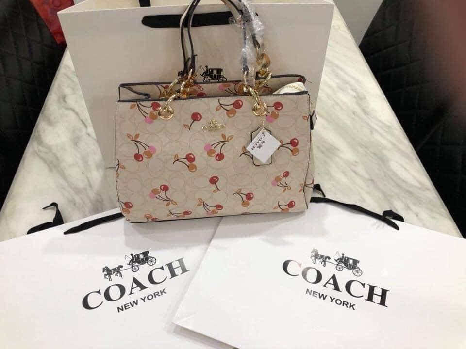 Coach Cherry Bag, Women's Fashion, Bags & Wallets, Purses & Pouches on ...