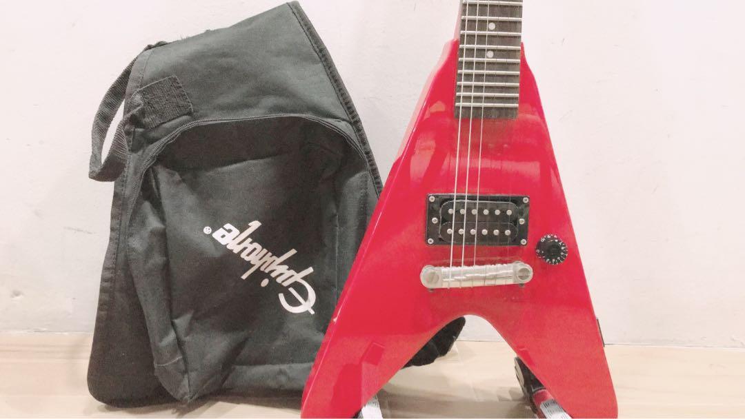 Epiphone Mini Flying V with Gig Bag, Hobbies & Toys, Music & Media ...