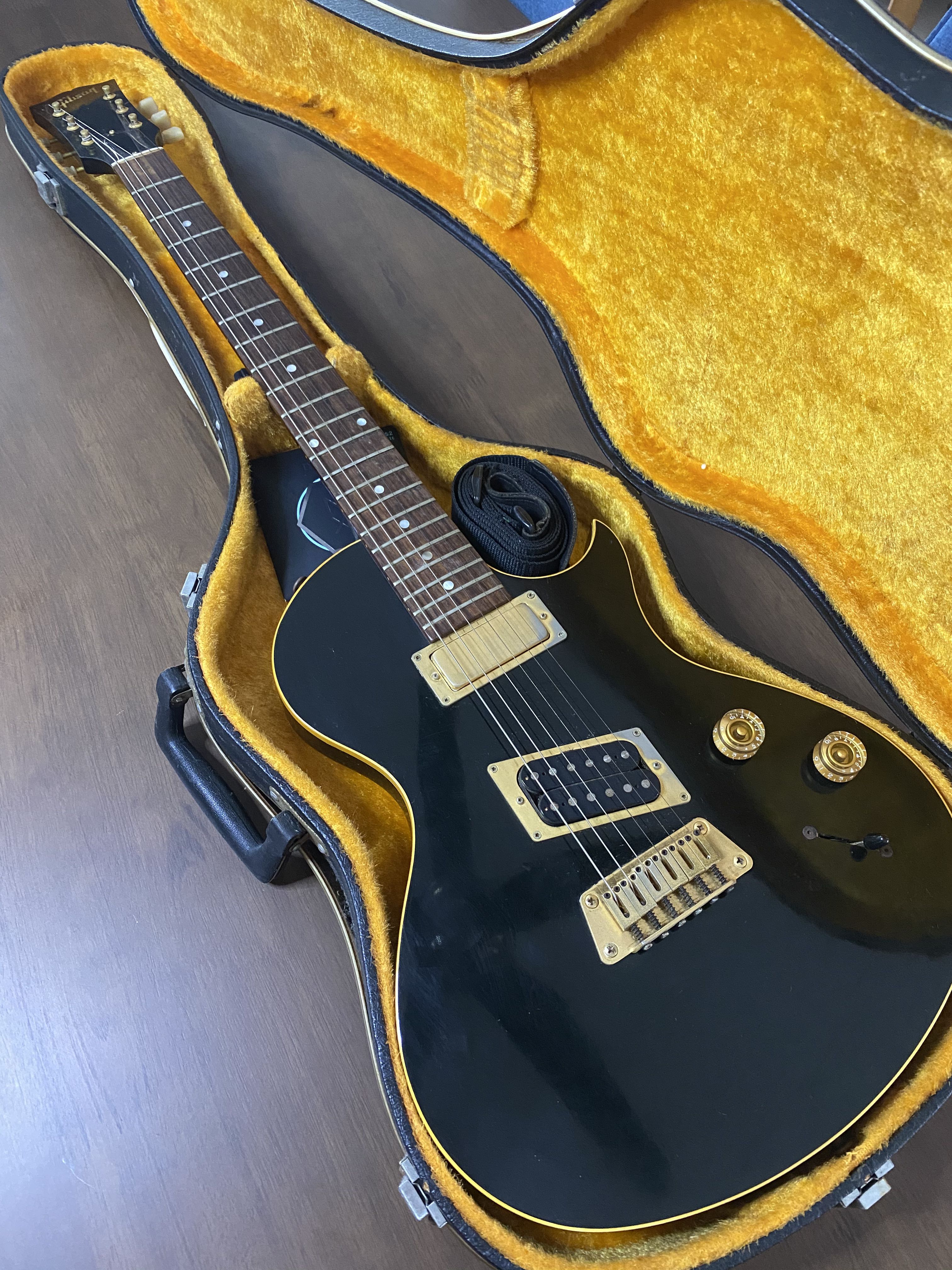 Gibson Nighthawk 1994 (PRICE REDUCED), Hobbies & Toys, Music & Media ...