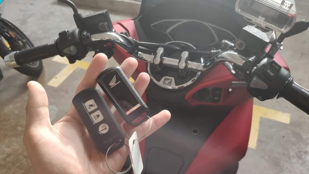 Honda Motorcycle Genuine Smart Remote, Motorcycles, Motorcycle ...