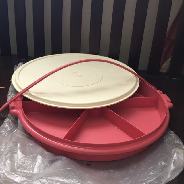 Round Tupperware, Furniture & Home Living, Kitchenware & Tableware ...