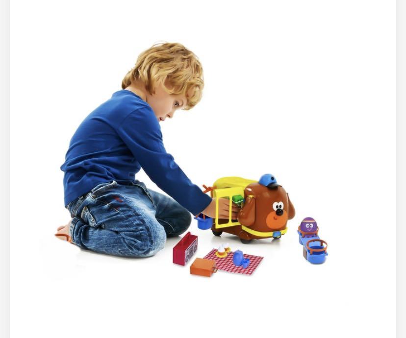 Hey Duggee - Bus Play Set, Hobbies & Toys, Toys & Games on Carousell