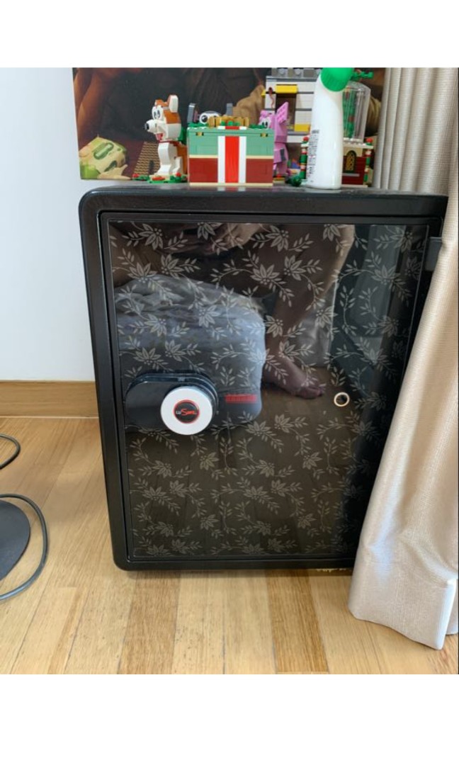 Lucell electronic safe, Health & Nutrition, Health Monitors & Weighing ...