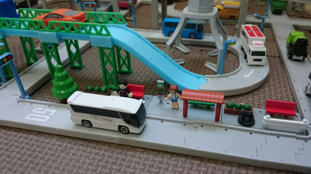 Takara Tomy Arts Pocket Tomica ポケットトミカ いっしょにあそぼう！エアポート編 2017 - 日野セレガ ...