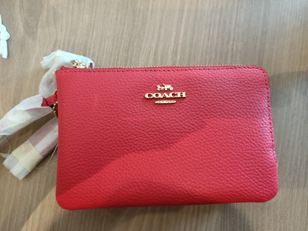 Coach Corner Zip Wallet Red, Luxury, Bags & Wallets on Carousell