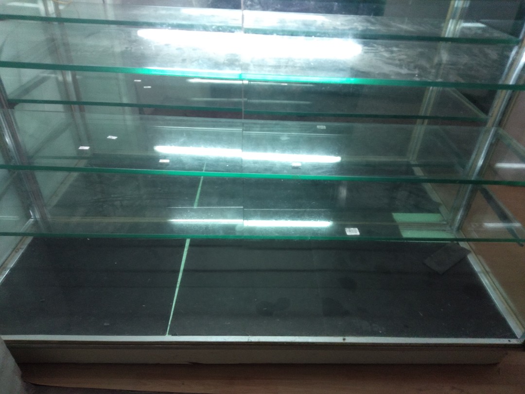 Rush Glass Stante, Furniture & Home Living, Furniture, Shelves ...