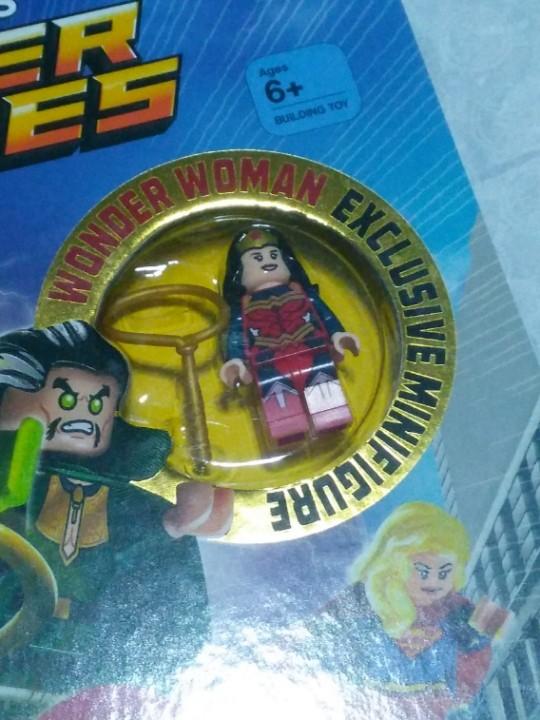 LEGO Wonder Woman minifigure exclusive WW84 1984 batman superman ...
