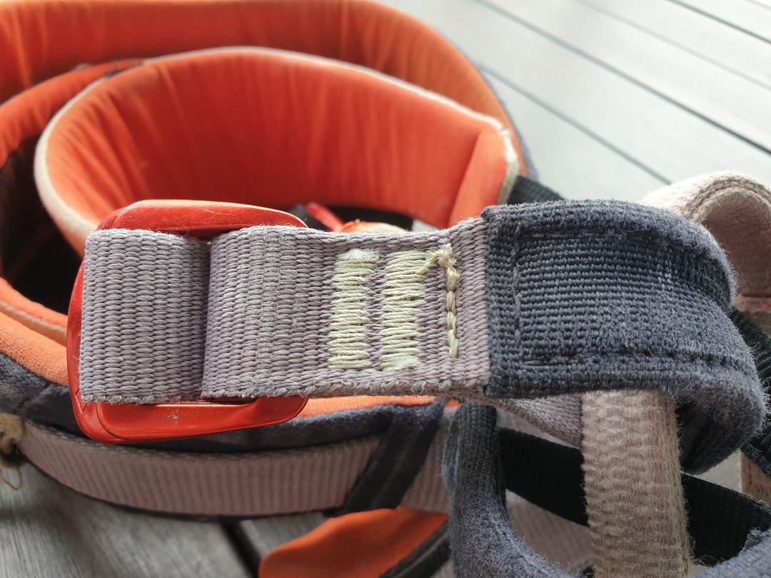 Mammut harness, Sports Equipment, Hiking & Camping on Carousell