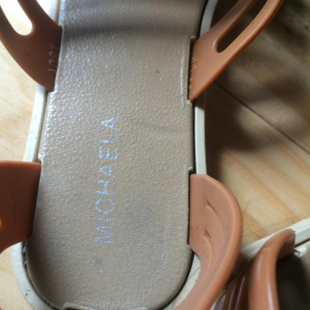 Michaela Sandals, Women's Fashion, Footwear, Flats & Sandals on Carousell
