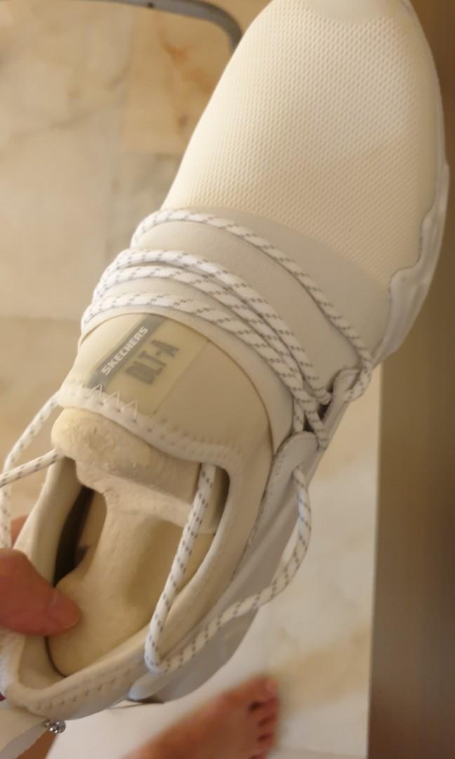 Skechers Woman DLT-A Shoes, Women's Fashion, Footwear, Sneakers on Carousell