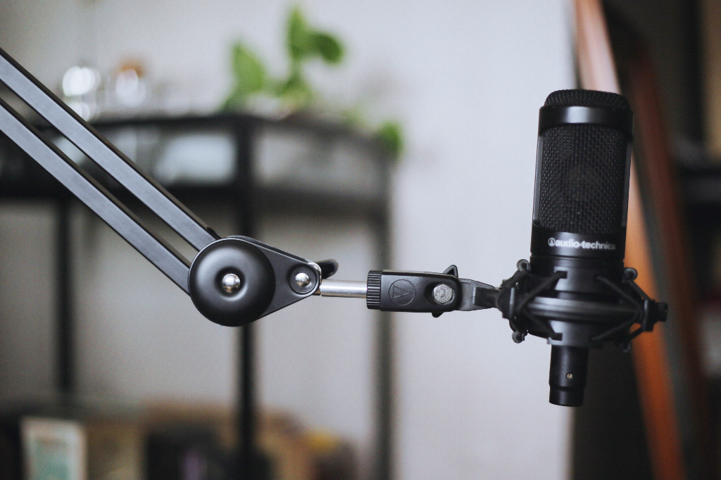 Heavy Duty Microphone Arm - Spring Loaded / Table Clamp, Audio, Other ...