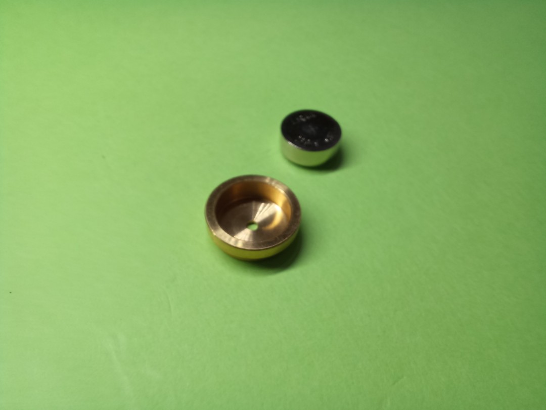 Px625 Adapter （用LR44電池）, 手提電話, 電話＆平板電腦配件, 充電器及電線 - Carousell