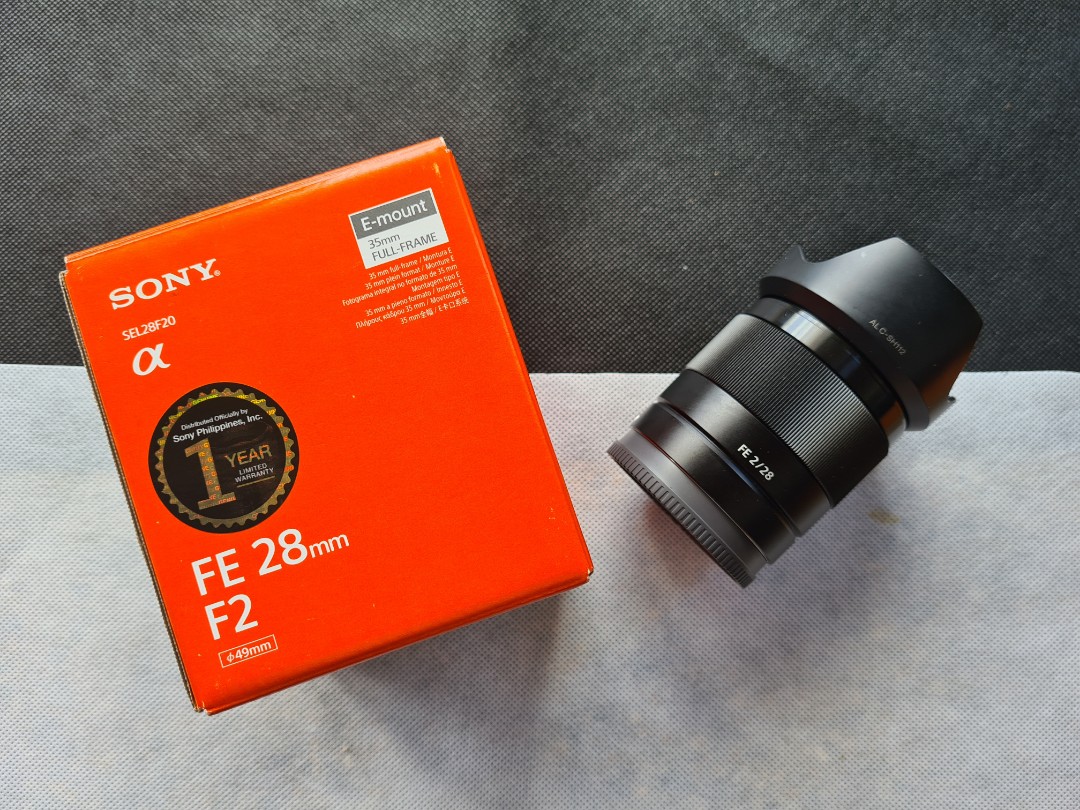 Sony 28mm F2, Photography, Lens & Kits on Carousell