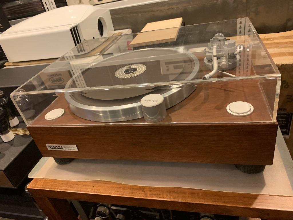 Yamaha GT-2000L Turntable, Audio, Other Audio Equipment on Carousell