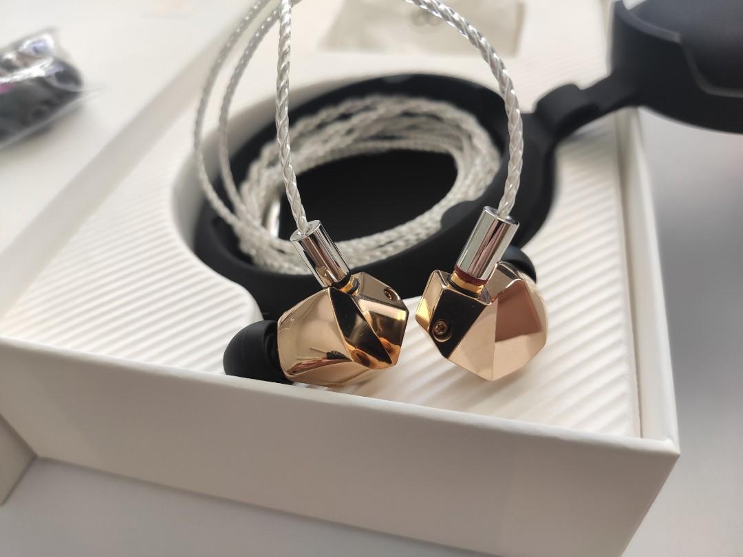 Final Audio B1 IEM EARPHONES, Audio, Earphones on Carousell