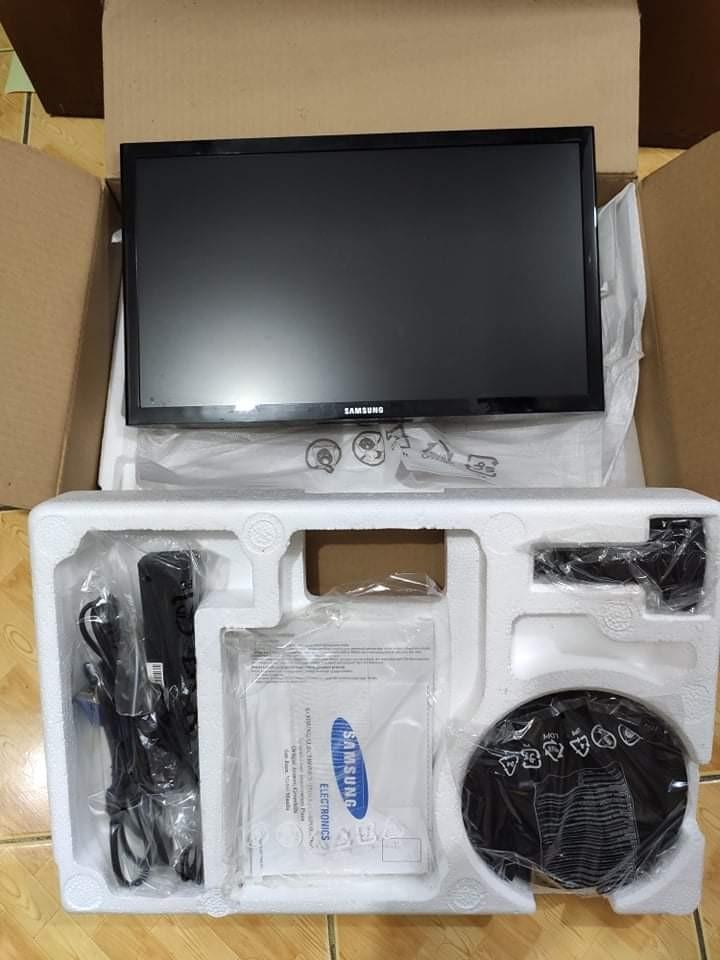 Samsung 19" Monitor (Complete with Original Box & Manual), Computers ...