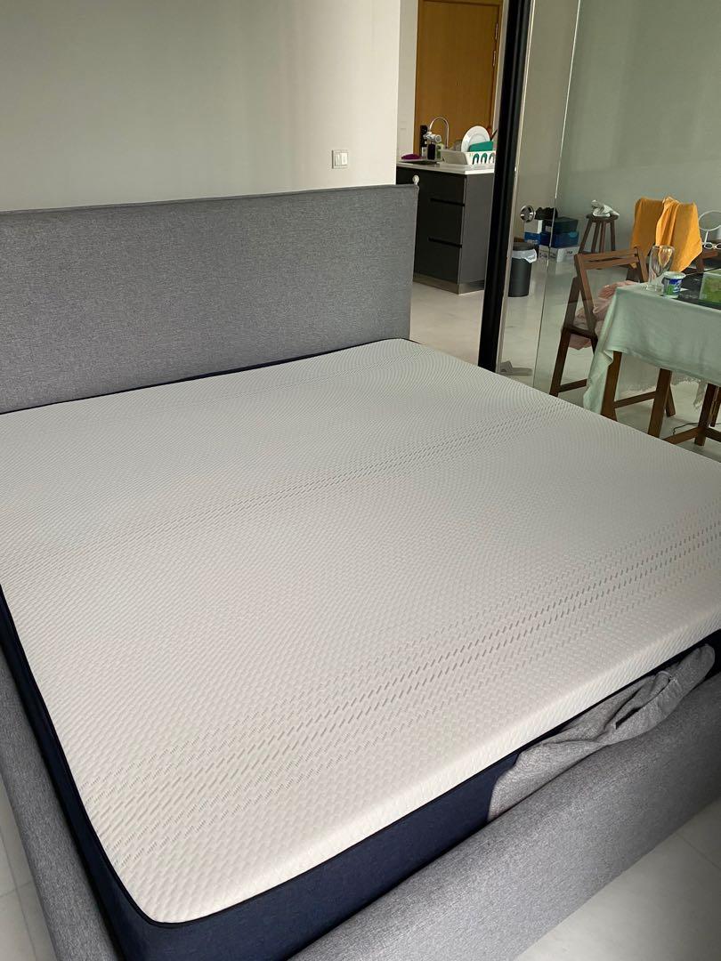 Woosa Mattress (King) + Woosa Adjustable Bed Frame with Headboard and ...