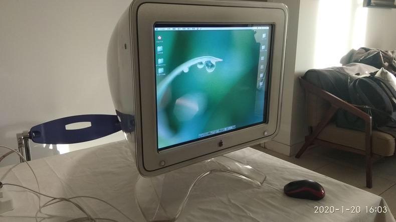 17" Apple Studio Display CRT (ADC) 蘋果舊式CRT顯示屏, 傢俬＆家居, 家居裝飾, 時鐘 - Carousell