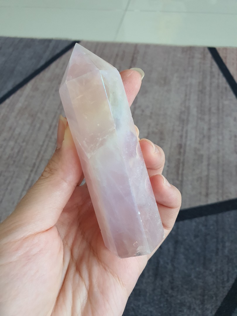 Aura rose quartz pointer, Everything Else on Carousell