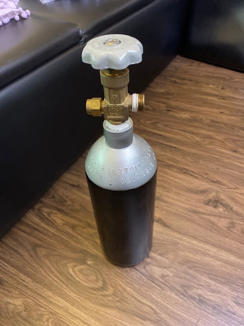 CO2 canister 2 litres, Pet Supplies, Homes & Other Pet Accessories on ...
