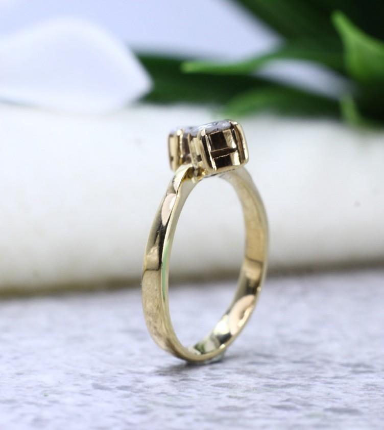 Gold Diamonds Solitaire Eyes, Fesyen Wanita, Perhiasan di Carousell