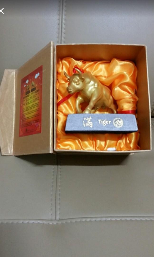 Sentosa Merlion Gold Coin Collection Souvenir / CNY Golden Ox / Lion ...