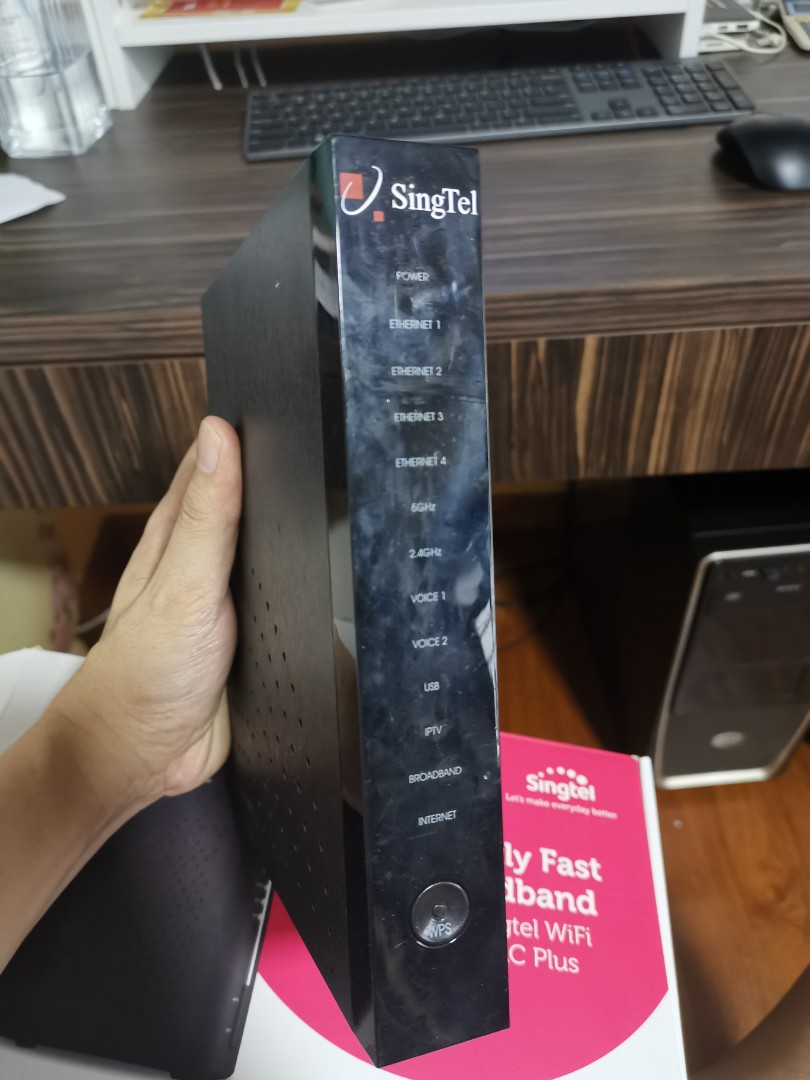 Singtel Router aztech dsl7002grv, Computers & Tech, Parts & Accessories ...