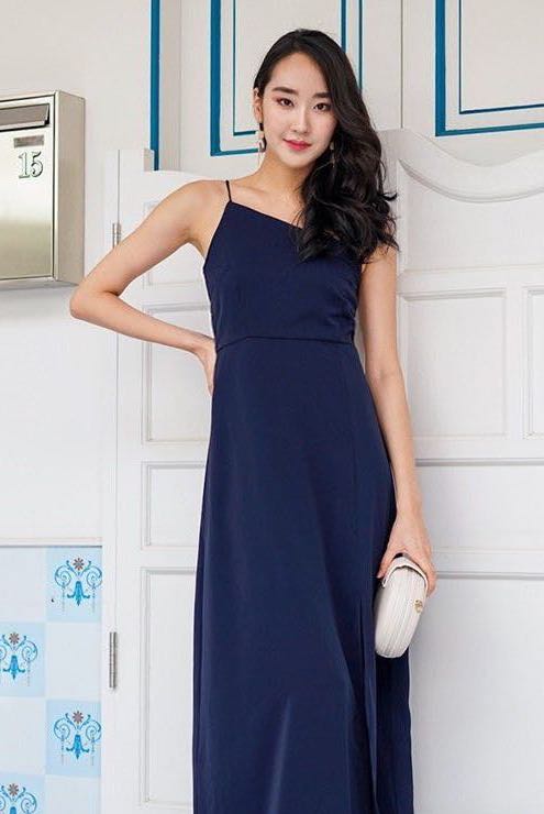 AALIYAH MIDNIGHT BLUE TOGA MIDI DRESS, Women's Fashion, Tops ...