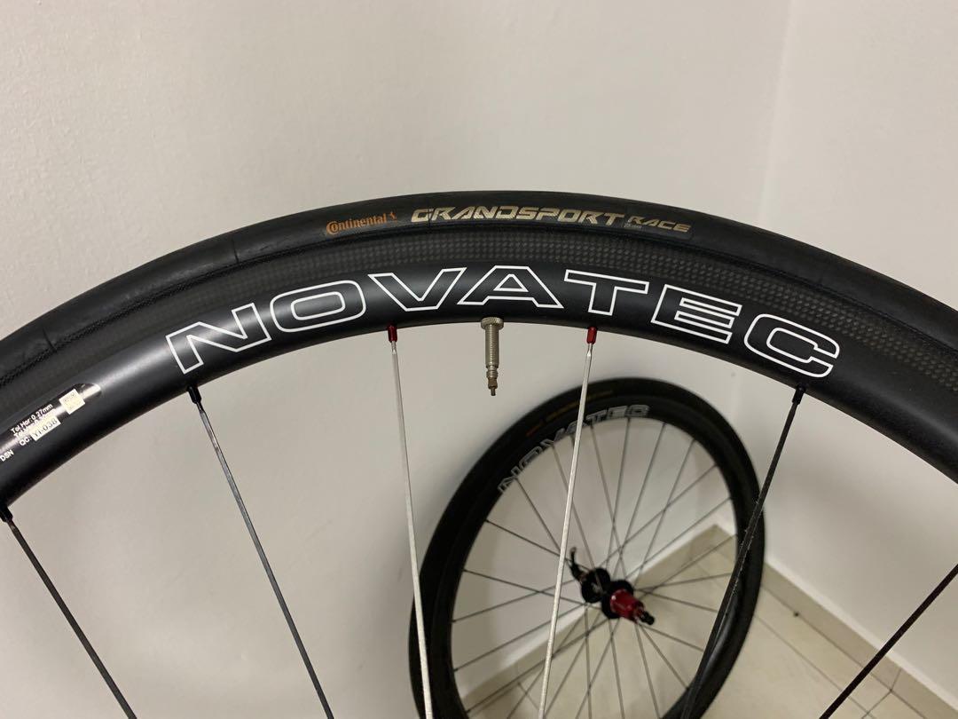 Novatec R3 Carbon Wheelset, Sports Equipment, Bicycles & Parts ...