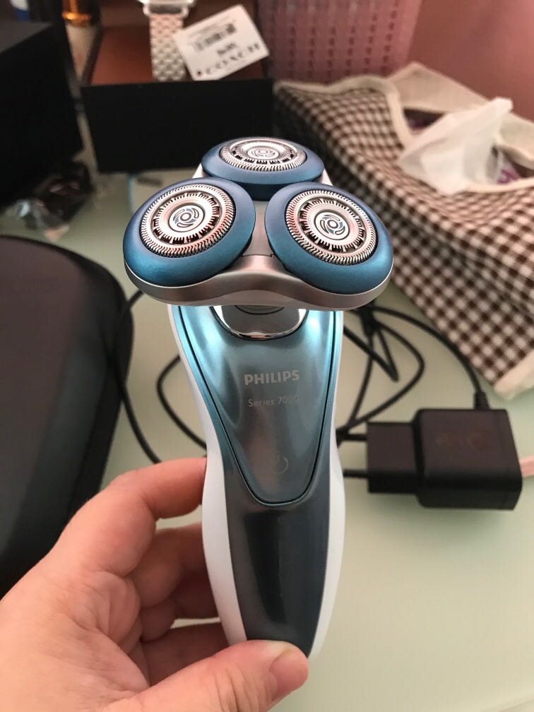 Philips shaver 7000 series, Beauty & Personal Care, Men's Grooming on ...
