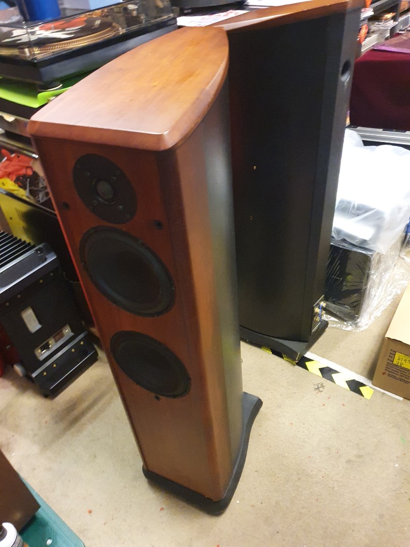 Wilson benesch actor, Electronics, Audio on Carousell
