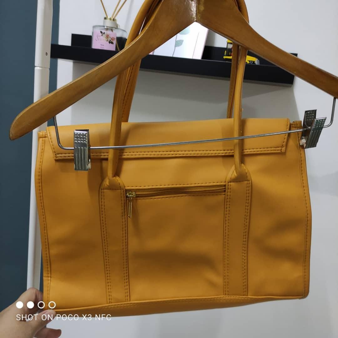 Hand beg, Women's Fashion, Bags & Wallets, Tote Bags on Carousell