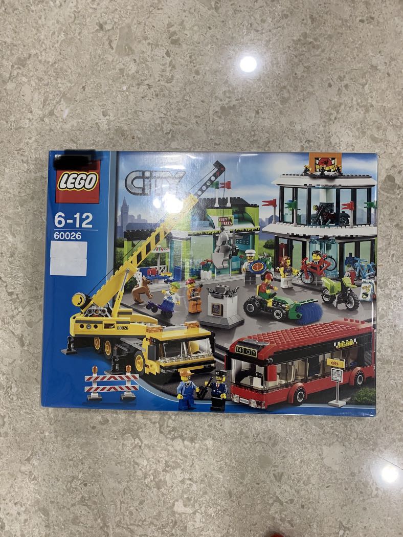 LEGO City 60026 Town Square, Hobbies & Toys, Toys & Games on Carousell