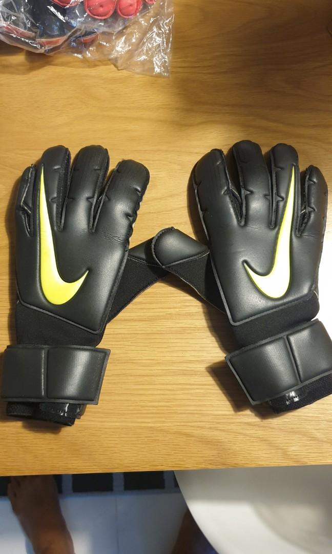 Nike VG3 Goalkeeper Gloves, Sports Equipment, Sports & Games, Racket ...