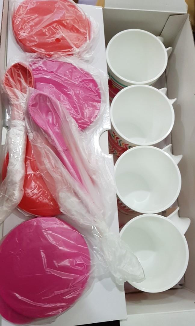 Tupperware Plastic mugs, Furniture & Home Living, Kitchenware ...