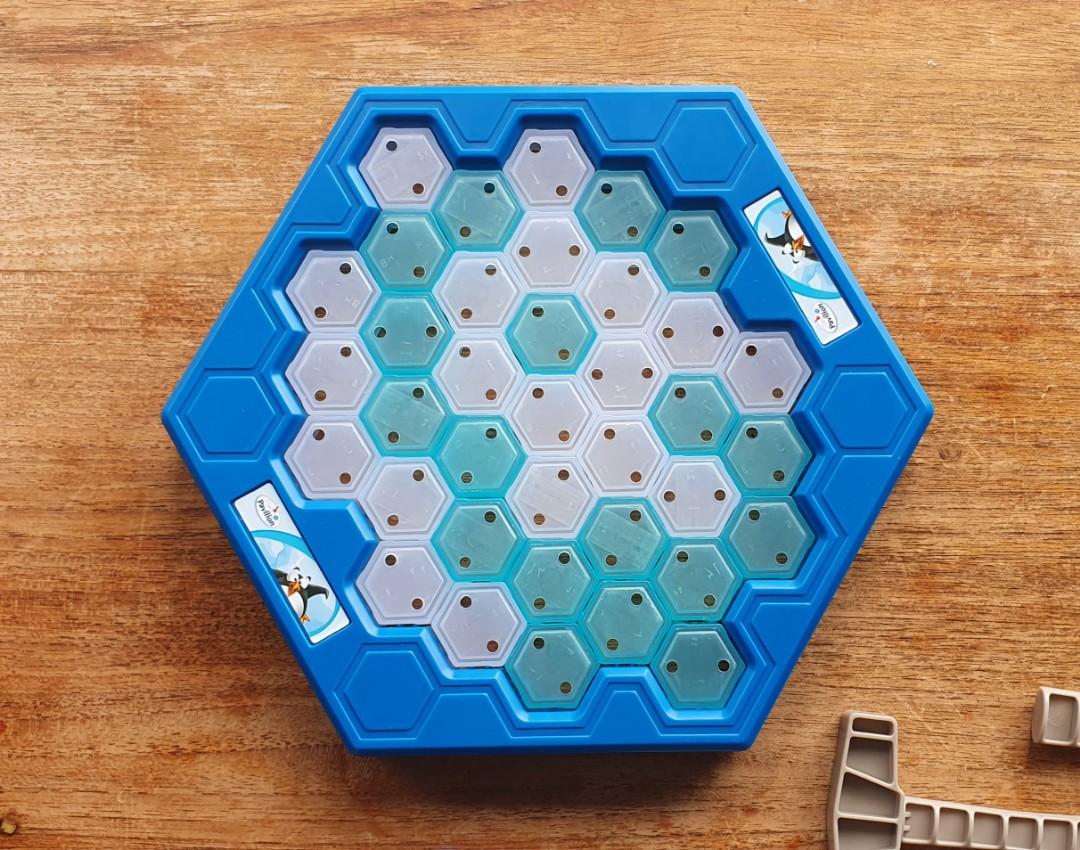 Protect the penguin game, Hobbies & Toys, Toys & Games on Carousell