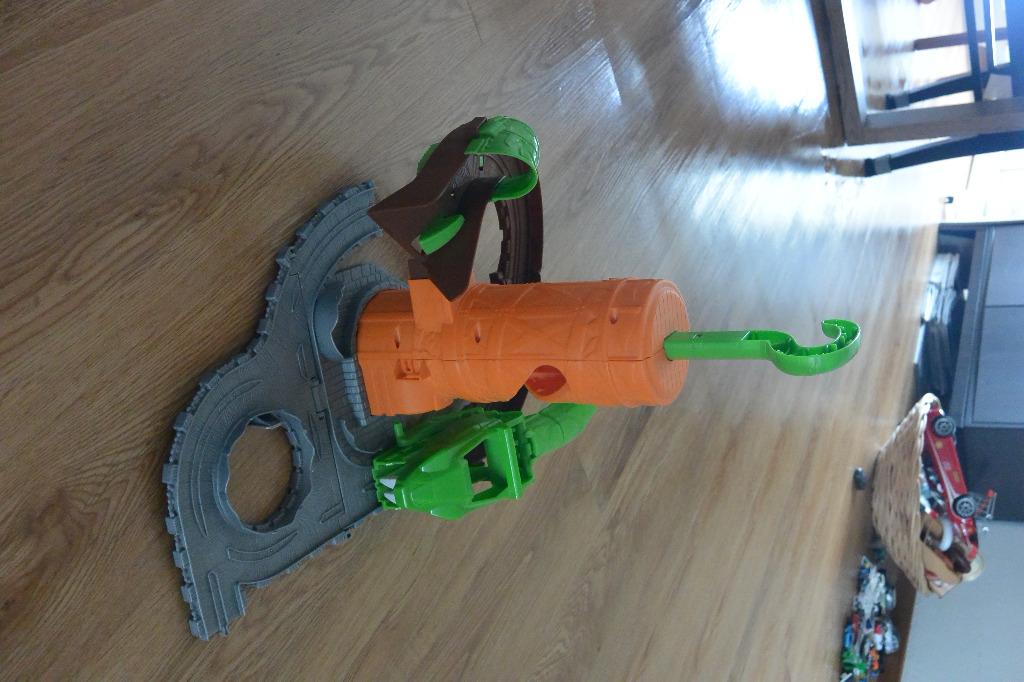 Thomas the Tank Engine Snake - Rattling Railsss, Hobbies & Toys, Toys ...