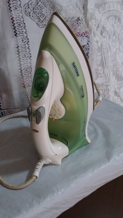 Philips - Easy Speed - Advanced Steam Iron - Kept Away & Unused, TV ...